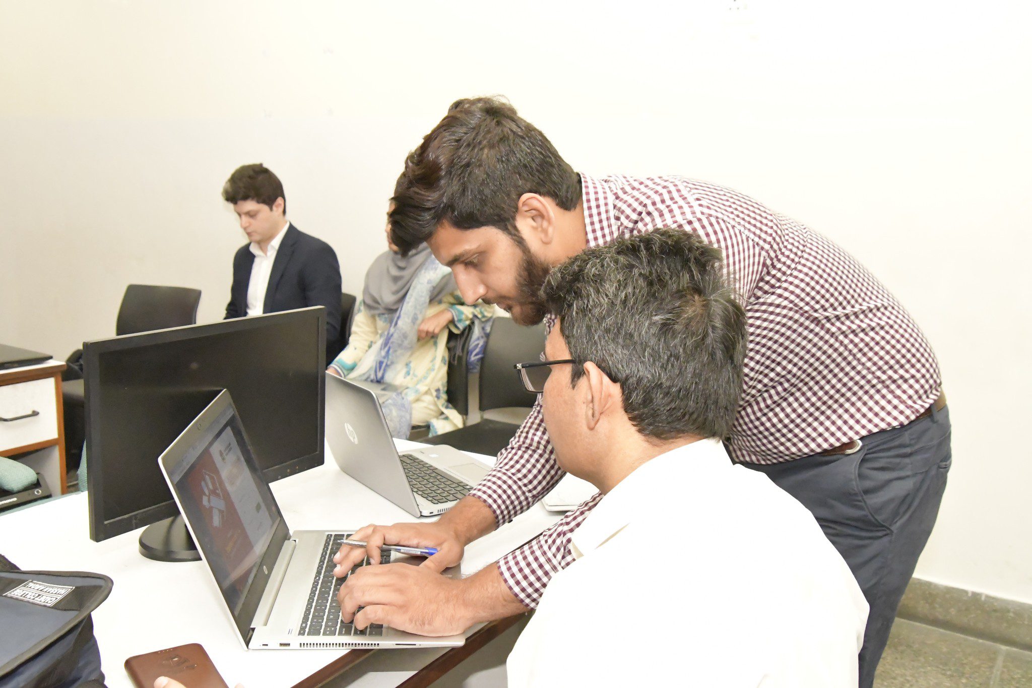 Faculty receives a refresher from representatives of Knowledge Platform ...